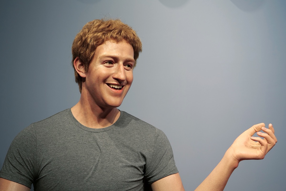 Zuckerberg's Meta AI glasses repeatedly fail live demo; embarrass him ...