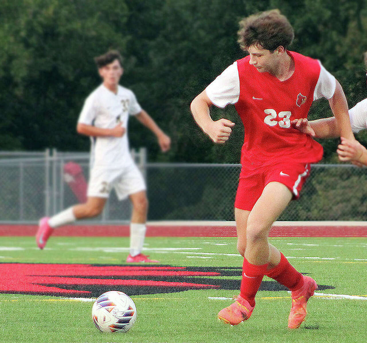 TUESDAY SOCCER: Alton top East; Cavies roll to title game of Route 66 ...