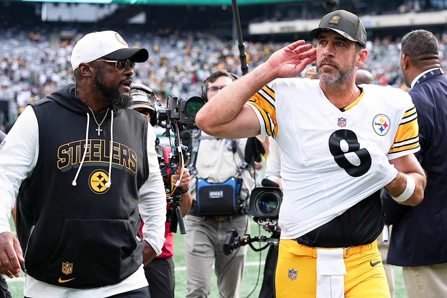 Aaron Rodgers was sobbing after Steelers coach Mike Tomlin told team he ...