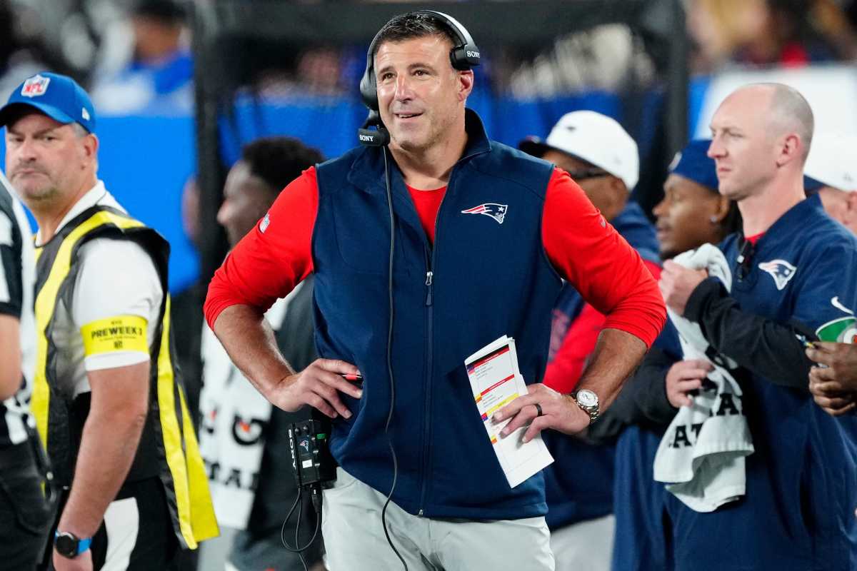 Mike Vrabel admits mistake in Sunday night's win over Ravens