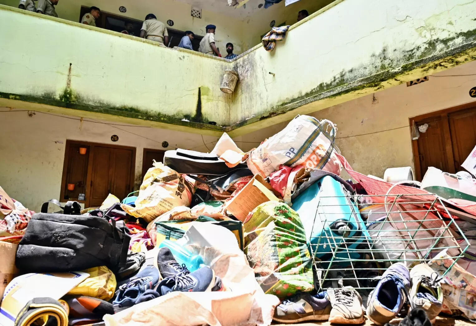 Utkal university evicts unauthorized occupants from boys hostels in ...