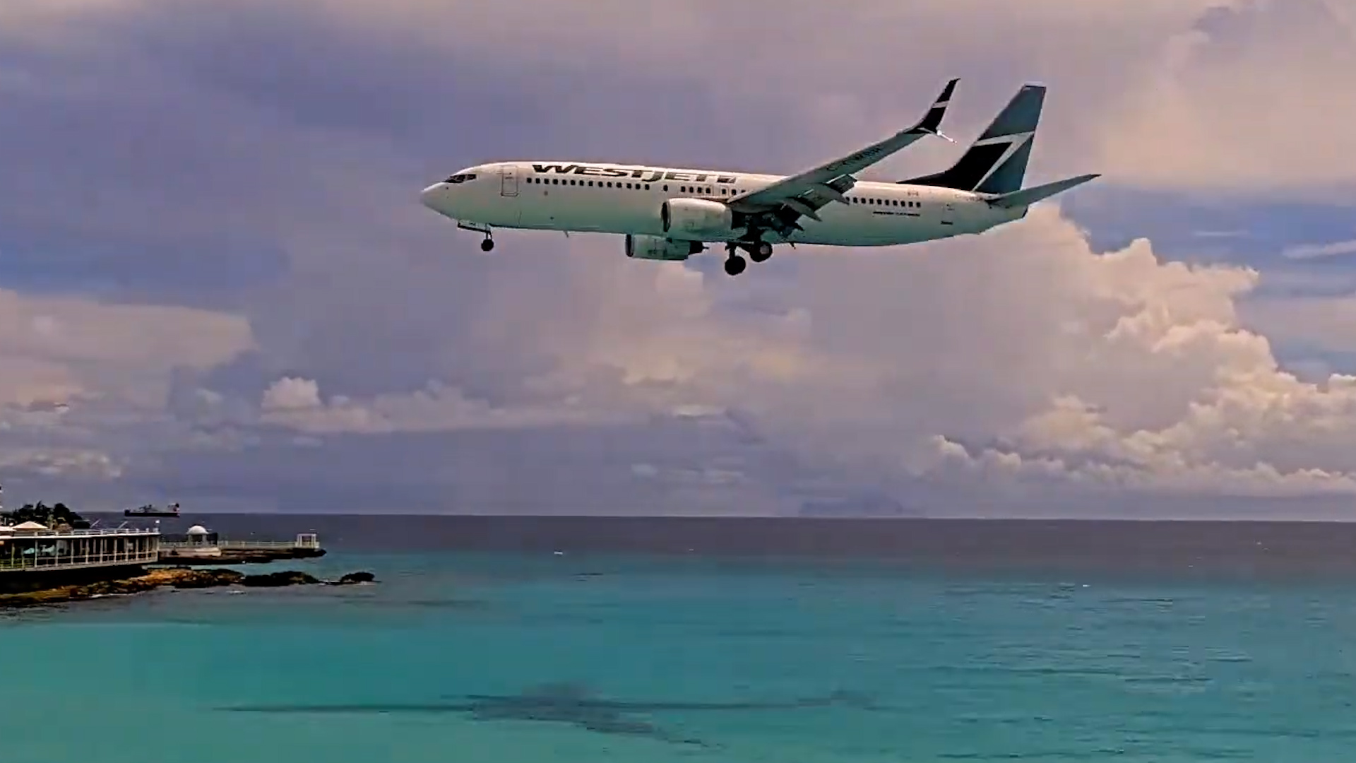 Canada's TSB investigating WestJet hard landing in St. Maarten