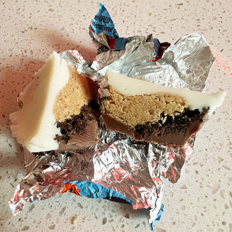 I tried the highly anticipated Reese's Peanut Butter Cup with Oreo ...