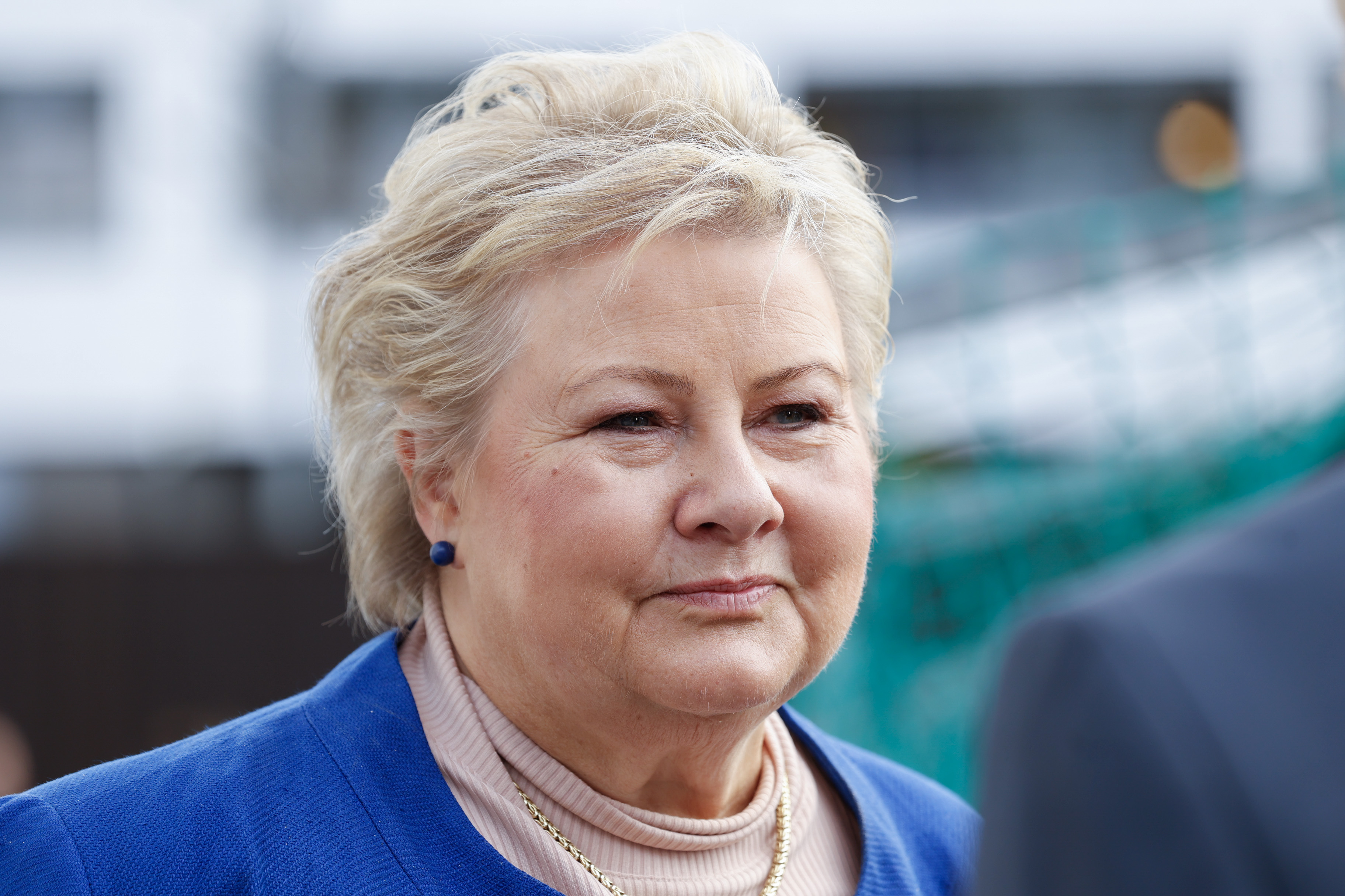 Høyre-profiler mener Solberg må gå av