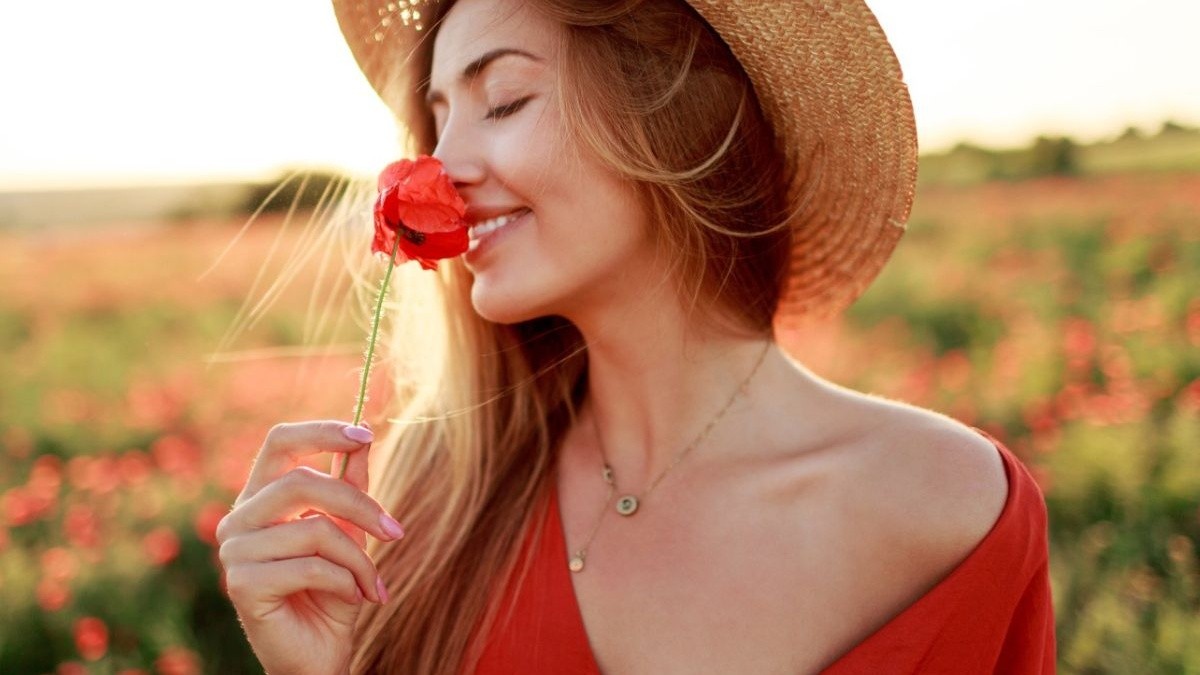 What the Colors You Wear Say About Your Personality