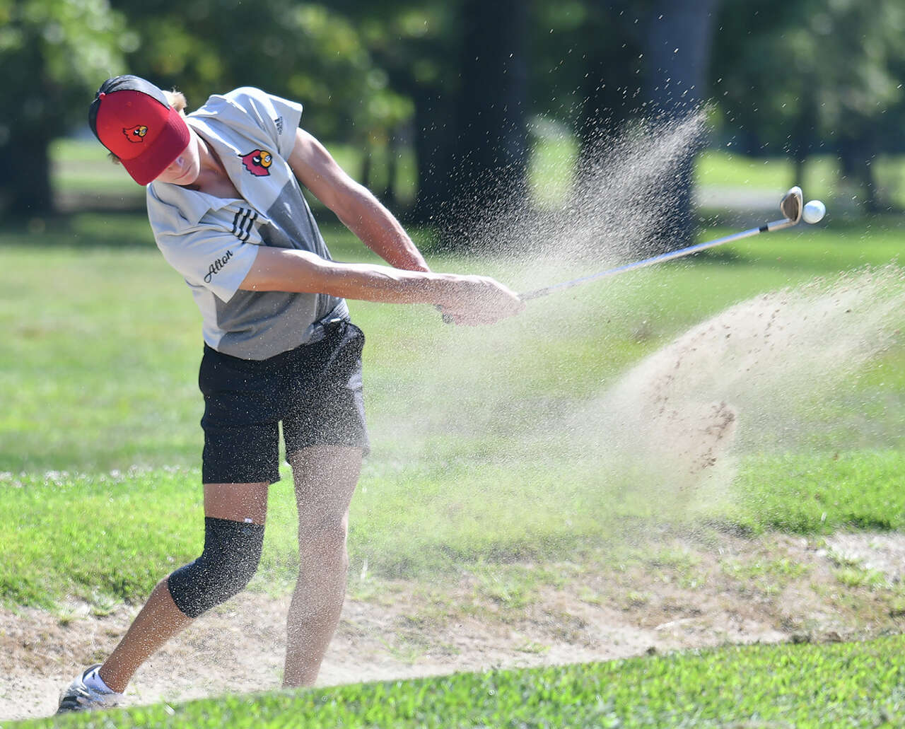 O'Fallon takes commanding lead after Round 1 at SWC boys golf tourney