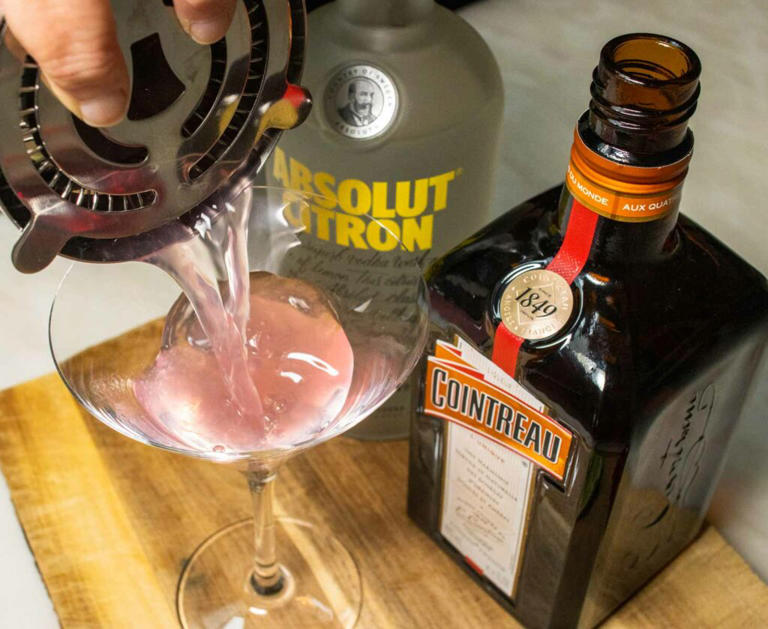 This Classy Cocktail Is Seriously Easy to Sip