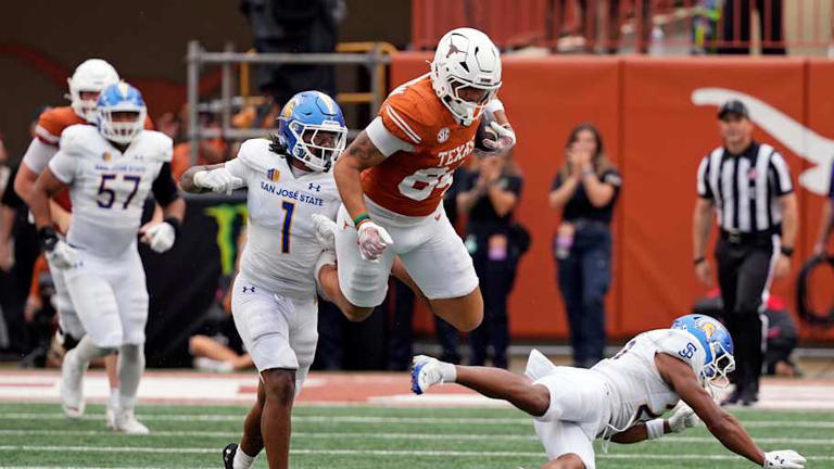 Texas vs San Jose State Saturday Position Grades: Offense