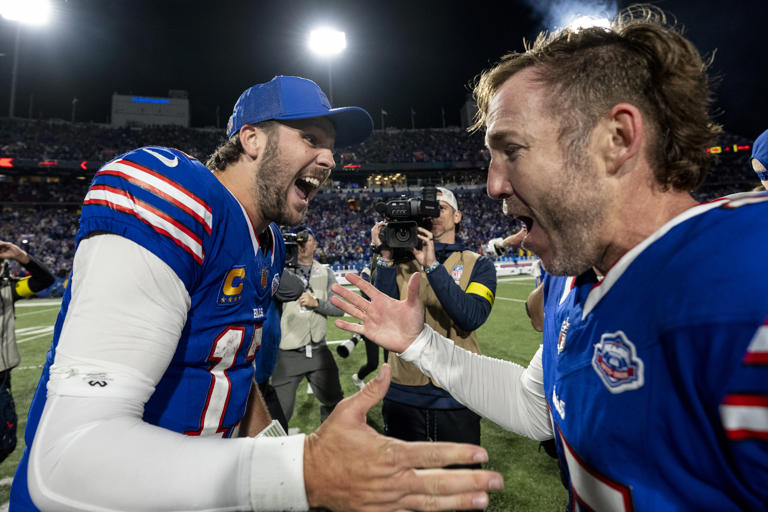 Buffalo Bills' Matt Prater, 41, Talks Game-Winning Field Goal, Whirlwind Week