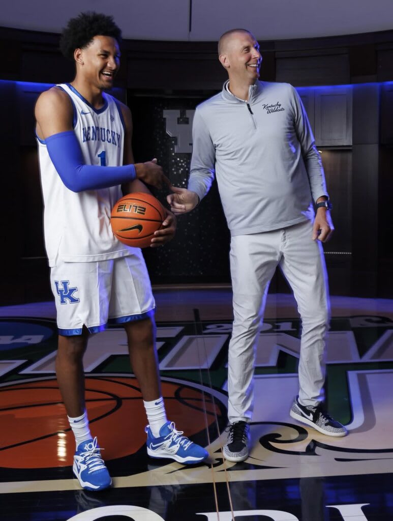LOOK: 2026 targets Caleb Holt, Maximo Adams rock Kentucky blue and ...