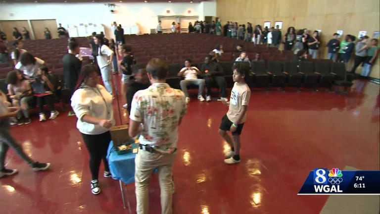 Middle school students in Lancaster engage in mock election
