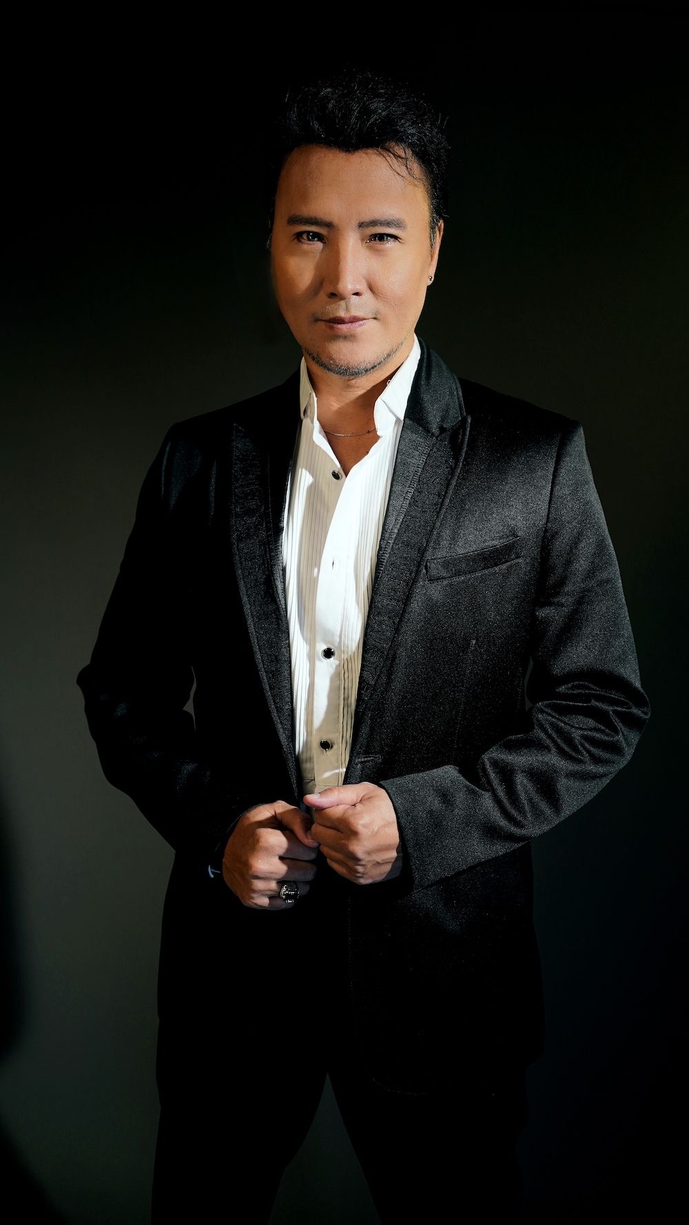 John-Joven Uy brings heart and depth to ‘The Bodyguard: The Musical’
