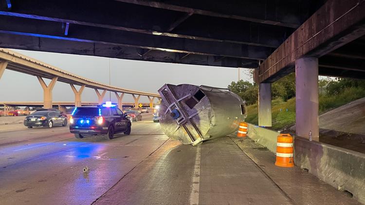 Again!? Yet another truck strikes I-10 bridge in Houston, police say