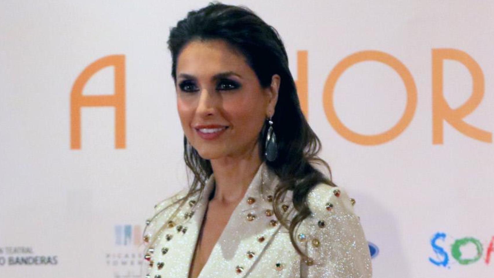 Paloma Cuevas apura el buen tiempo con un vestido hecho de broderie que ...