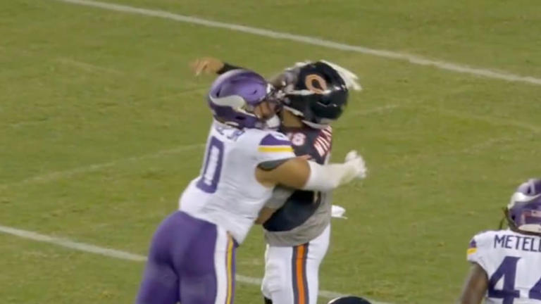 Caleb Williams, DJ Moore Both Took Huge Hits on Same Play During Bears ...