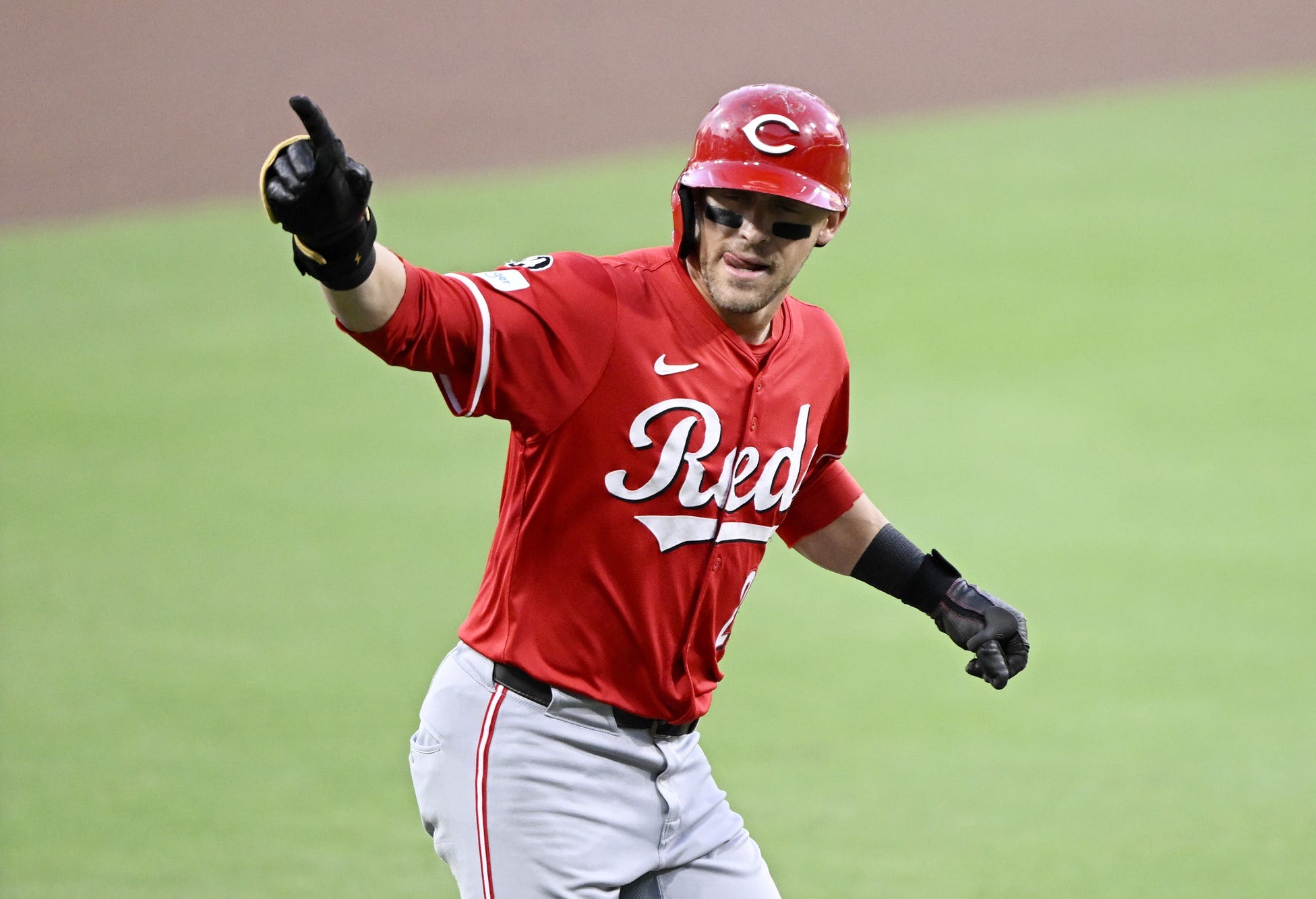 Cincinnati Reds blow lead, drop series opener to San Diego Padres