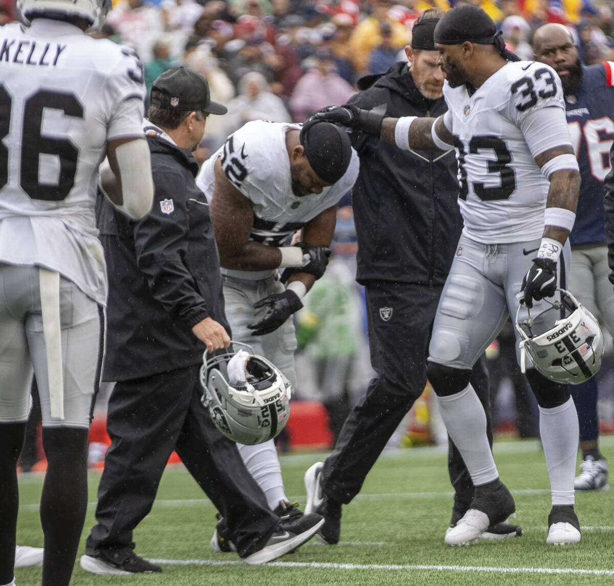 Pete Carroll addresses injuries to Brock Bowers, Elandon Roberts