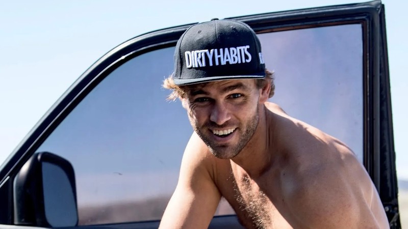 'Fly high my friend': Tributes pour in for Bloubergstrand kite-surfer ...