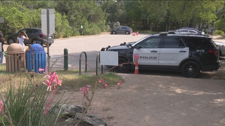Austin police chief sits down with community over safety concerns at ...