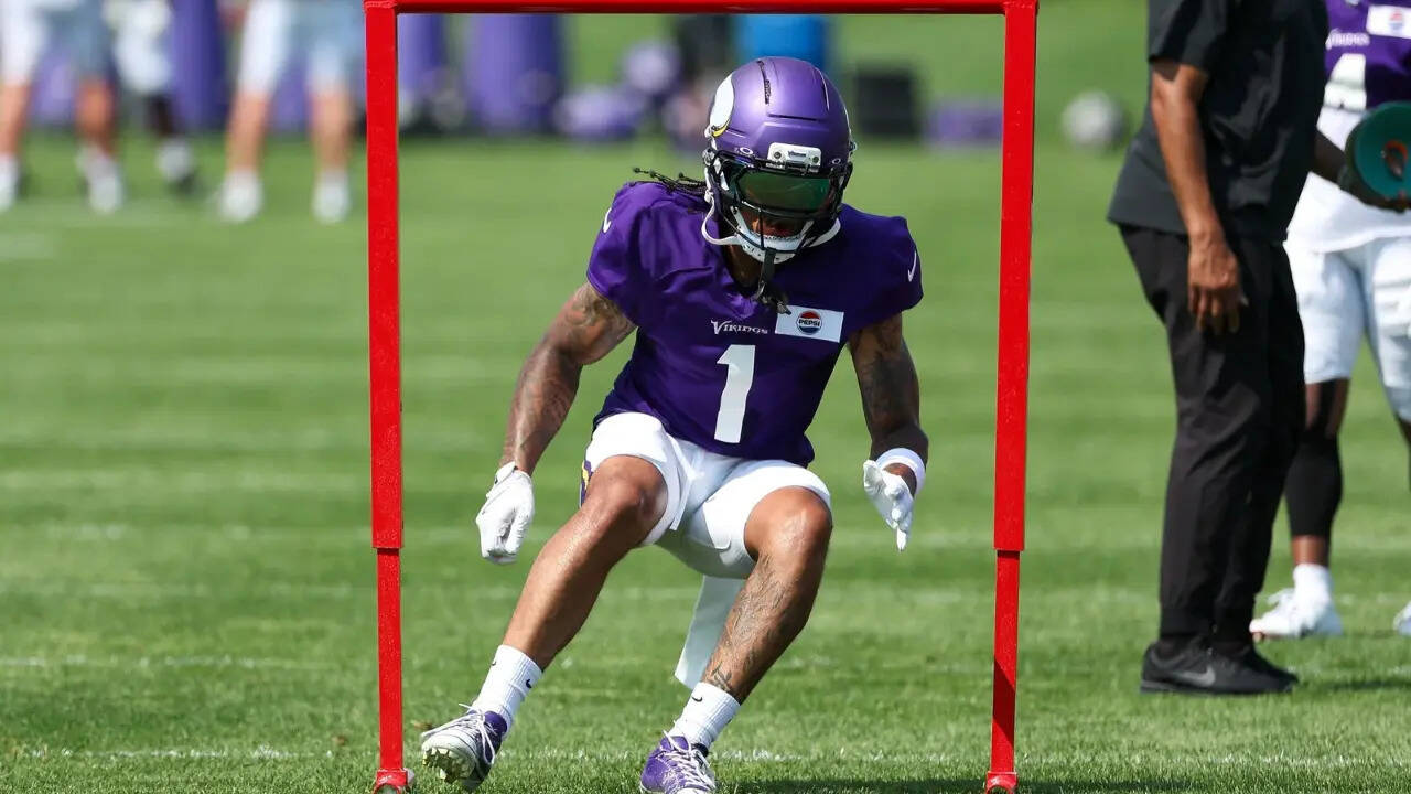 Who Plays Football Tonight? Which Teams Are Kicking Off Primetime NFL ...