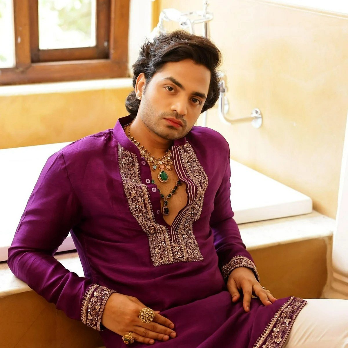 Daring hues & royal tales with Mureed