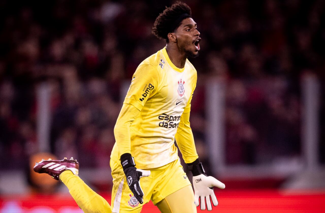 Hugo Souza, do Corinthians, elege dois jogadores como mais difíceis de ...