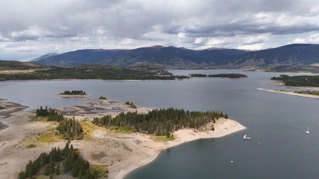 Low water levels at Colorado's Dillon Reservoir force early marina closures