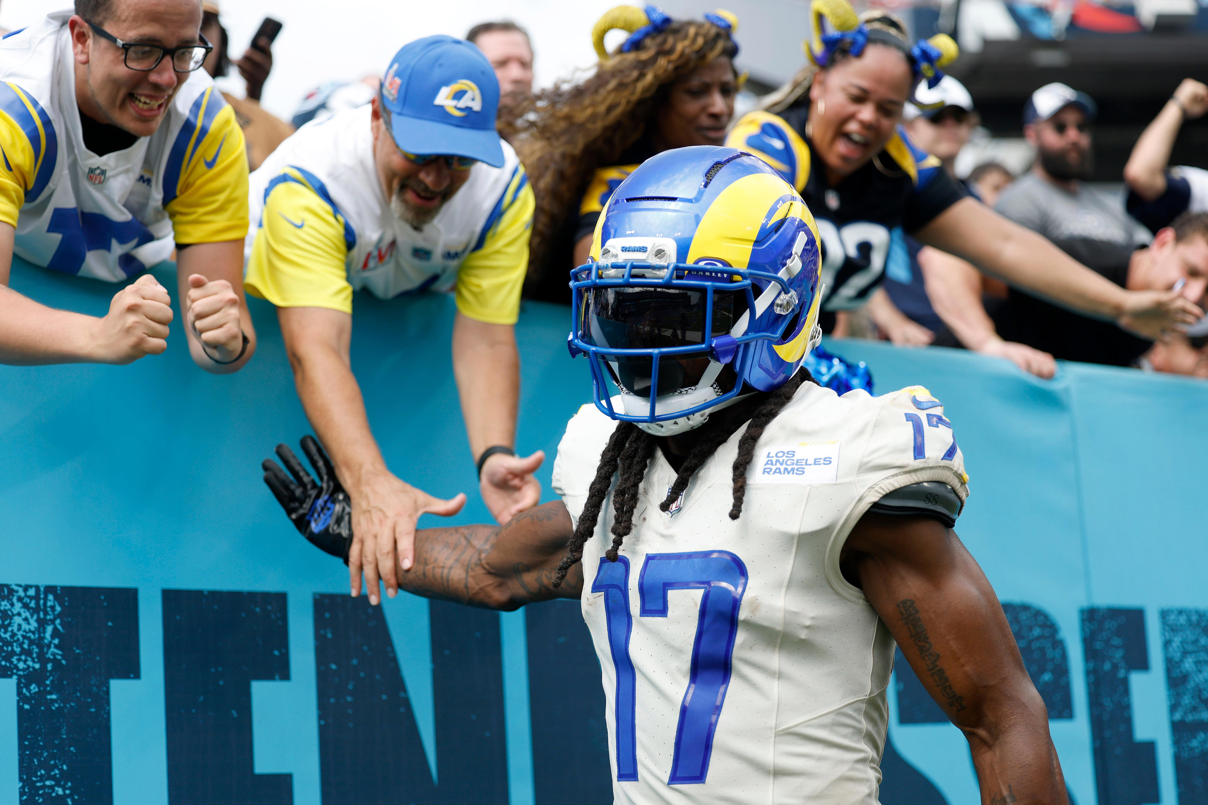 Rams WR Davante Adams has some harsh words about the Eagles' Tush Push play