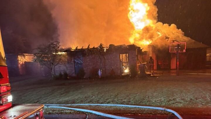 Roof engulfed in flames during overnight house fire in Brusly; no ...