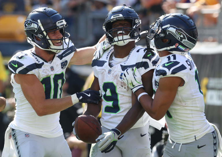 Kenneth Walker answers doubters, Charles Cross dominates, Seahawks ...