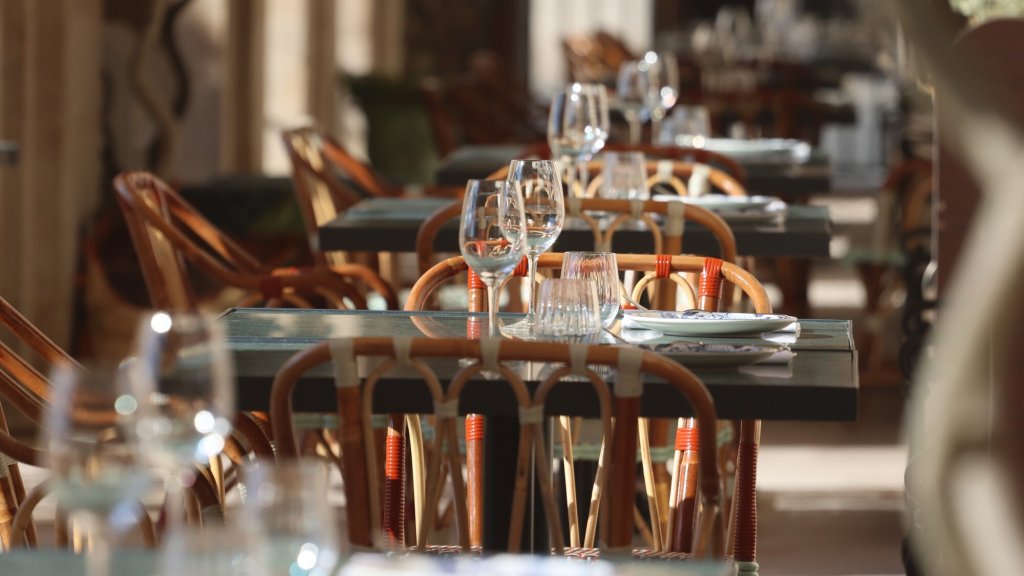 Victime de discrimination au prénom, elle dénonce un restaurant qui lui ...