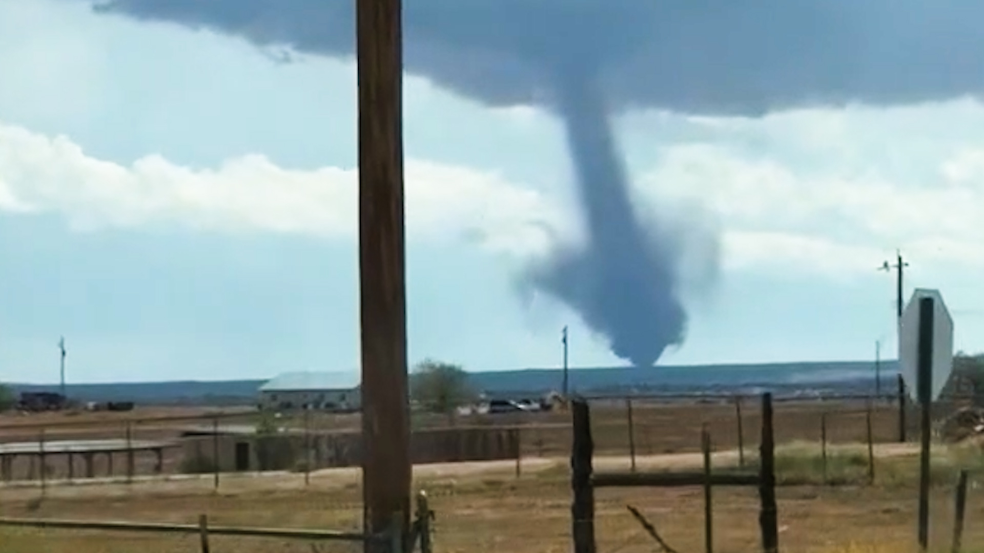 Tornado damages homes in Utah