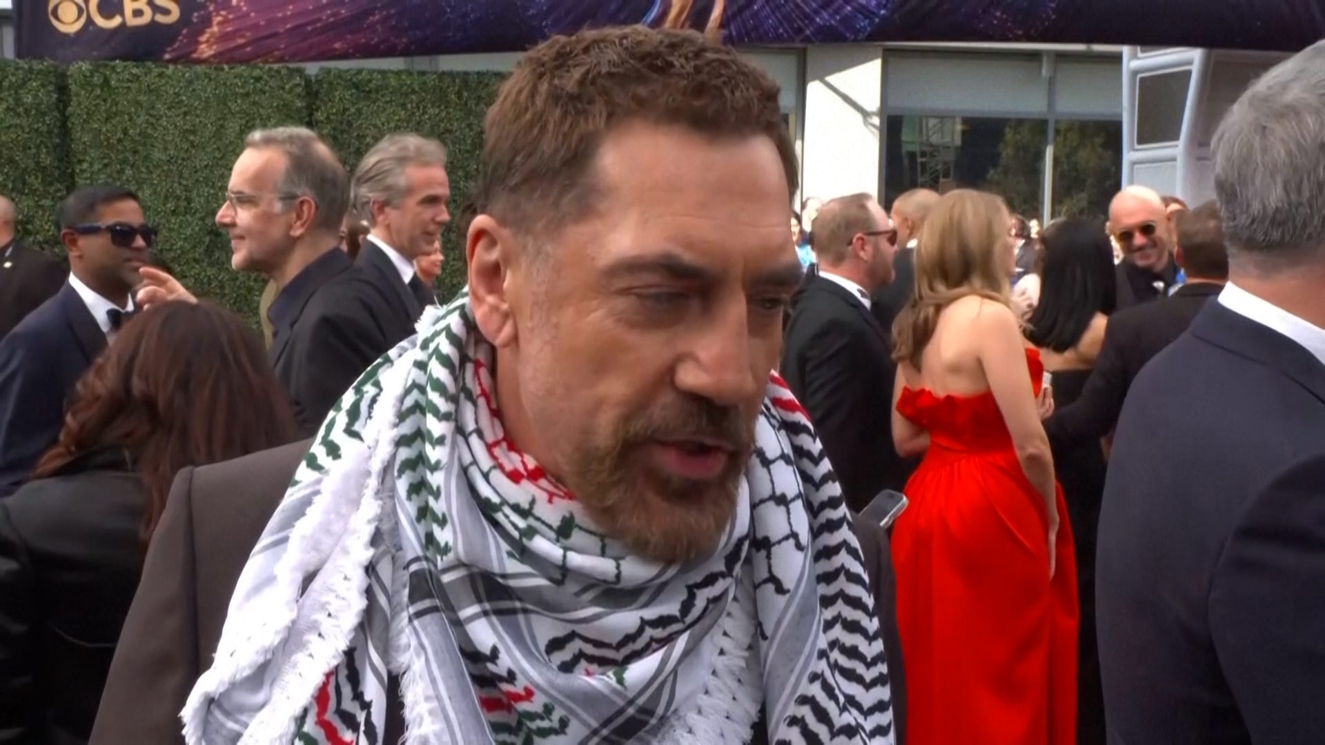 Javier Bardem Wears Keffiyeh To Emmys: 'Free Palestine'