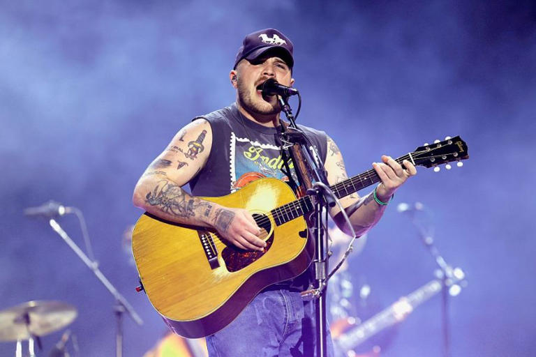 Is Zach Bryan taking a dig at ex Brianna 'Chickenfry' on new album?