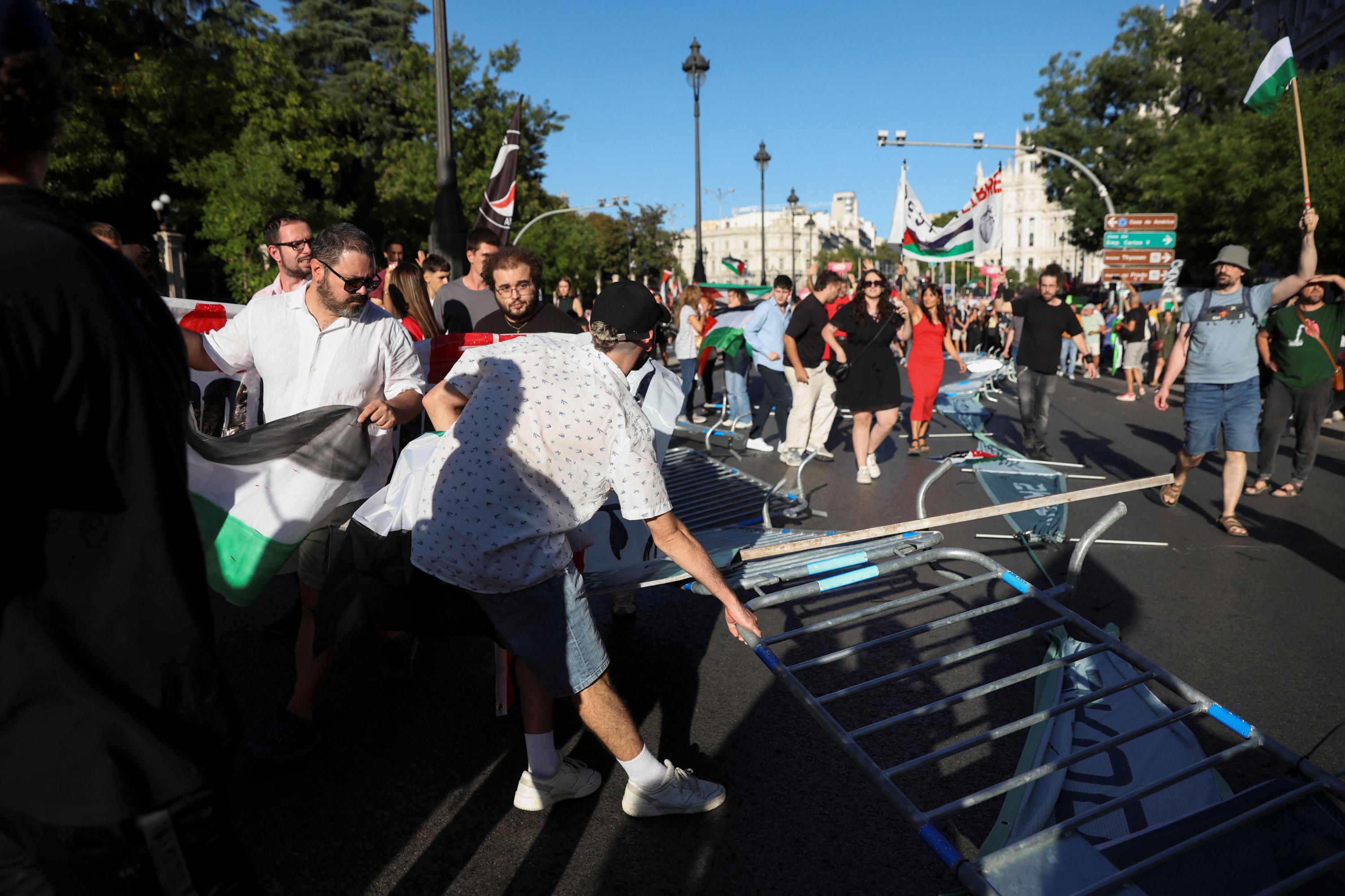 En Espagne, gouvernement et opposition se déchirent après l ...