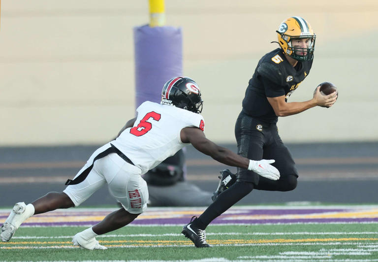 Week 4 Game Balls: Top performers of the 2025 high school football season