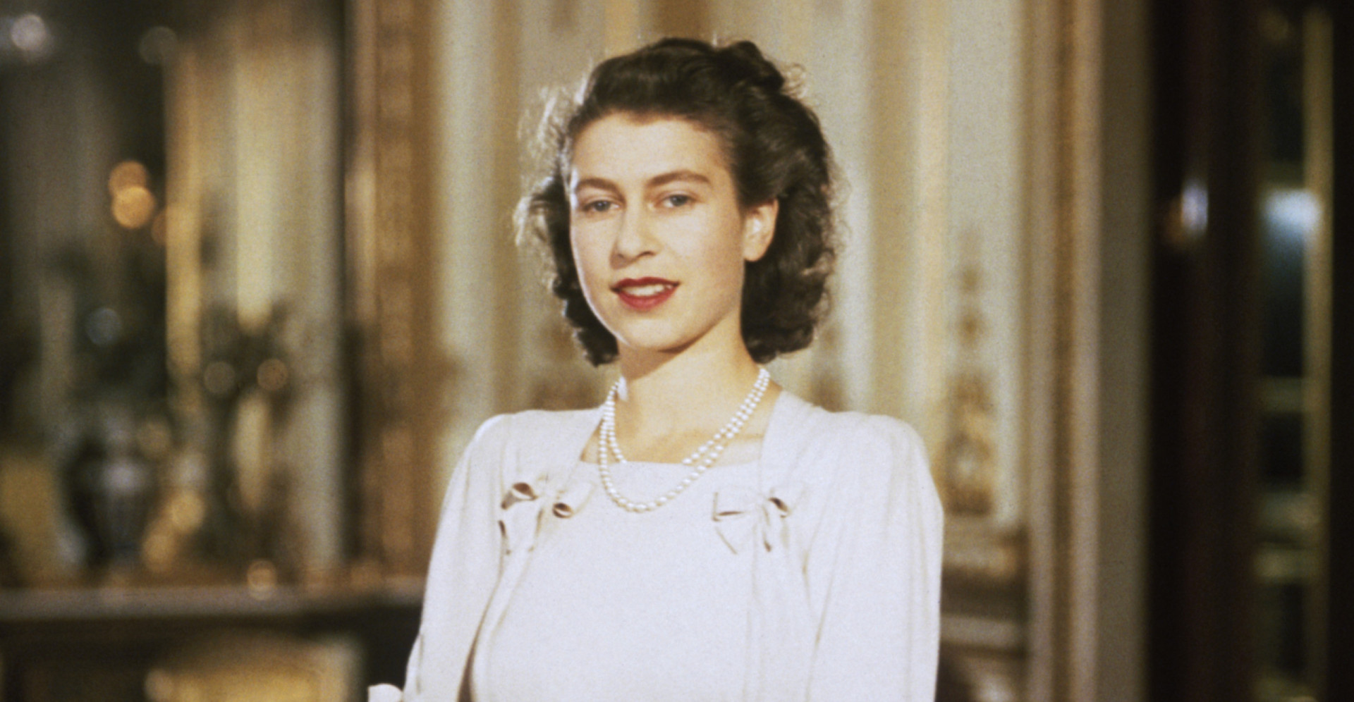 Fascinating photos of a young Queen Elizabeth II