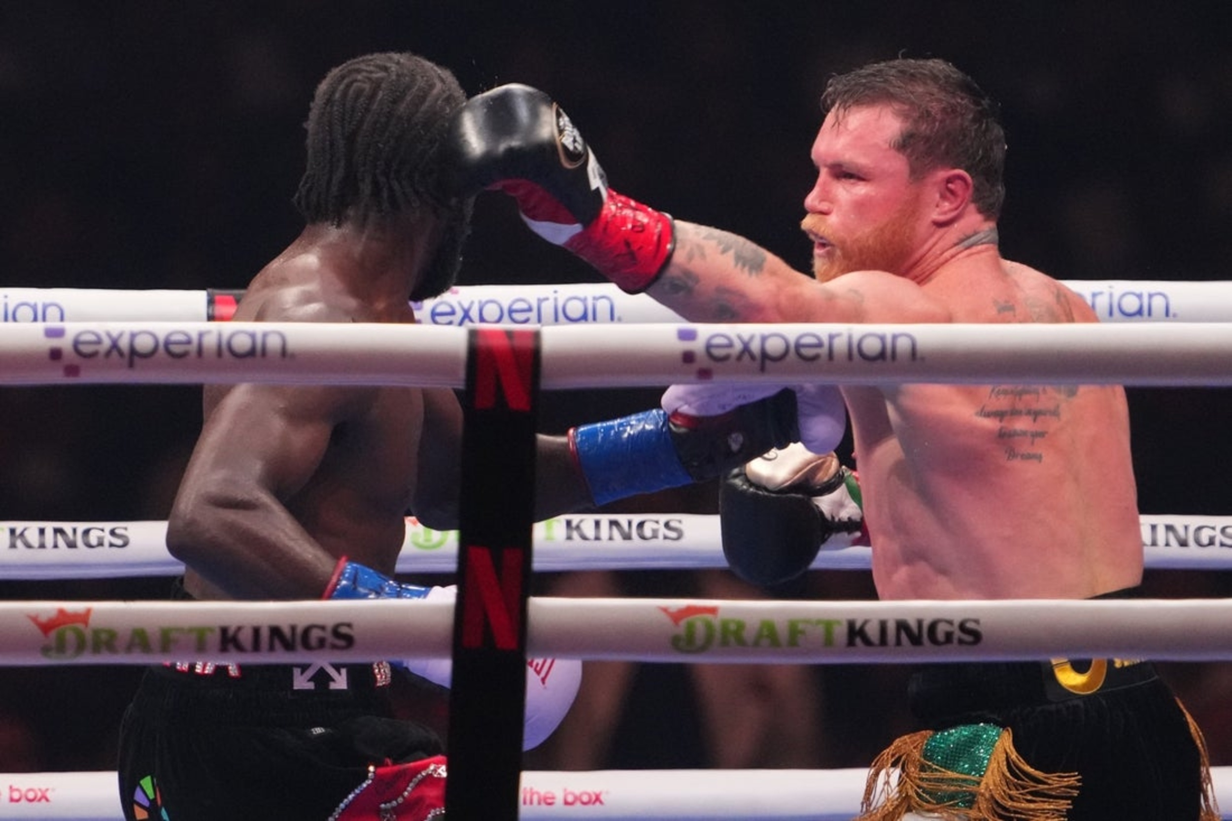 Crawford-Alvarez blows away Las Vegas attendance record