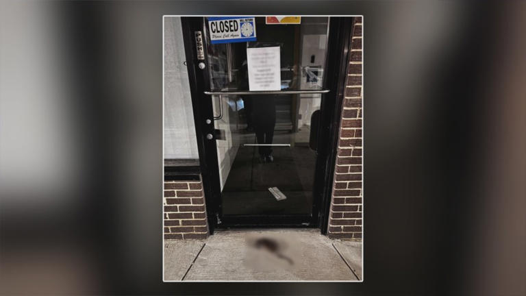 Dead rat, note found outside Chicago alderman’s office