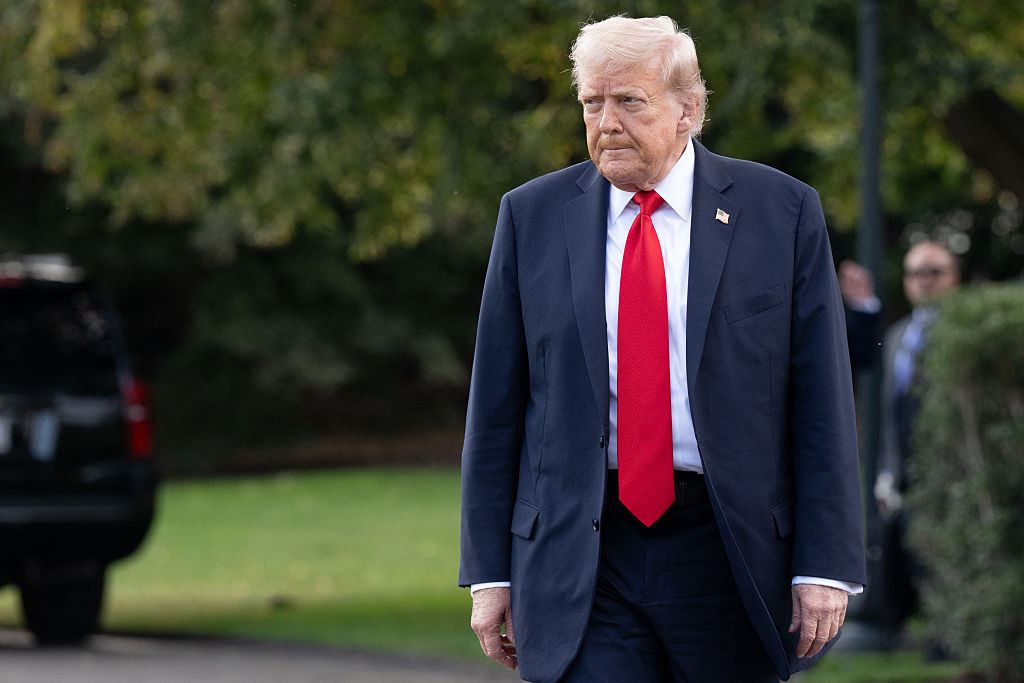 ‘Falling Down Around His Top Leg’: Donald Trump’s Walk to Marine One ...