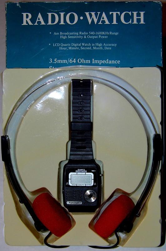 16 futuristic watches that became real