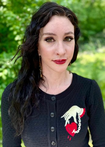 Ali Hazelwood and Abby Jimenez Love Brynn Weaver's “Tourist Season ...