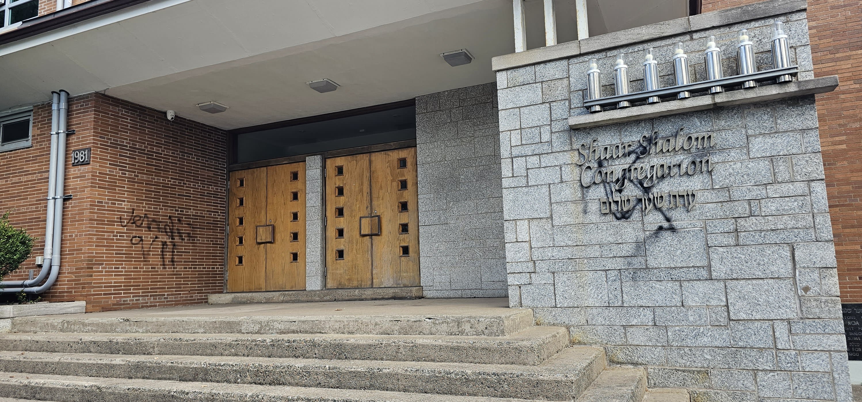 Antisemitic attacks in Canada, three synagogues vandalized with 'Jews ...