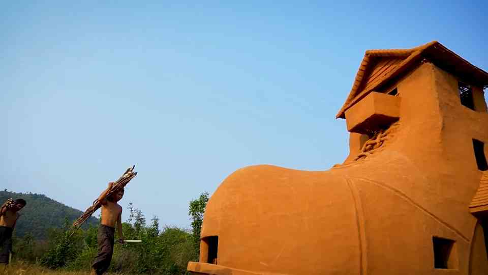 Boot House Build: Off-Grid Living in Action