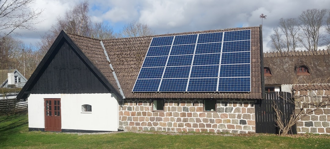 What Happens to Old Solar Panels After They Retire