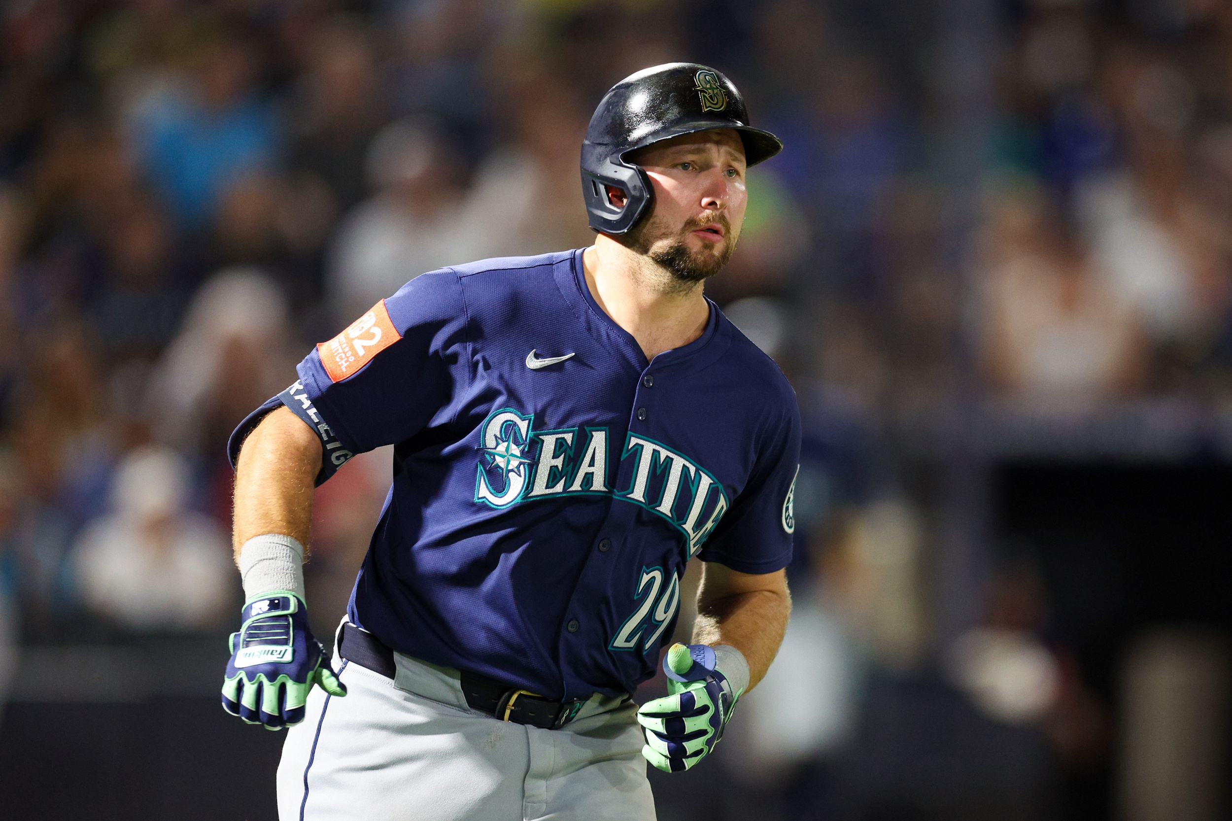 Raleigh Ties Mantle’s HR Mark as Mariners Sweep Angels, Seize AL West Lead