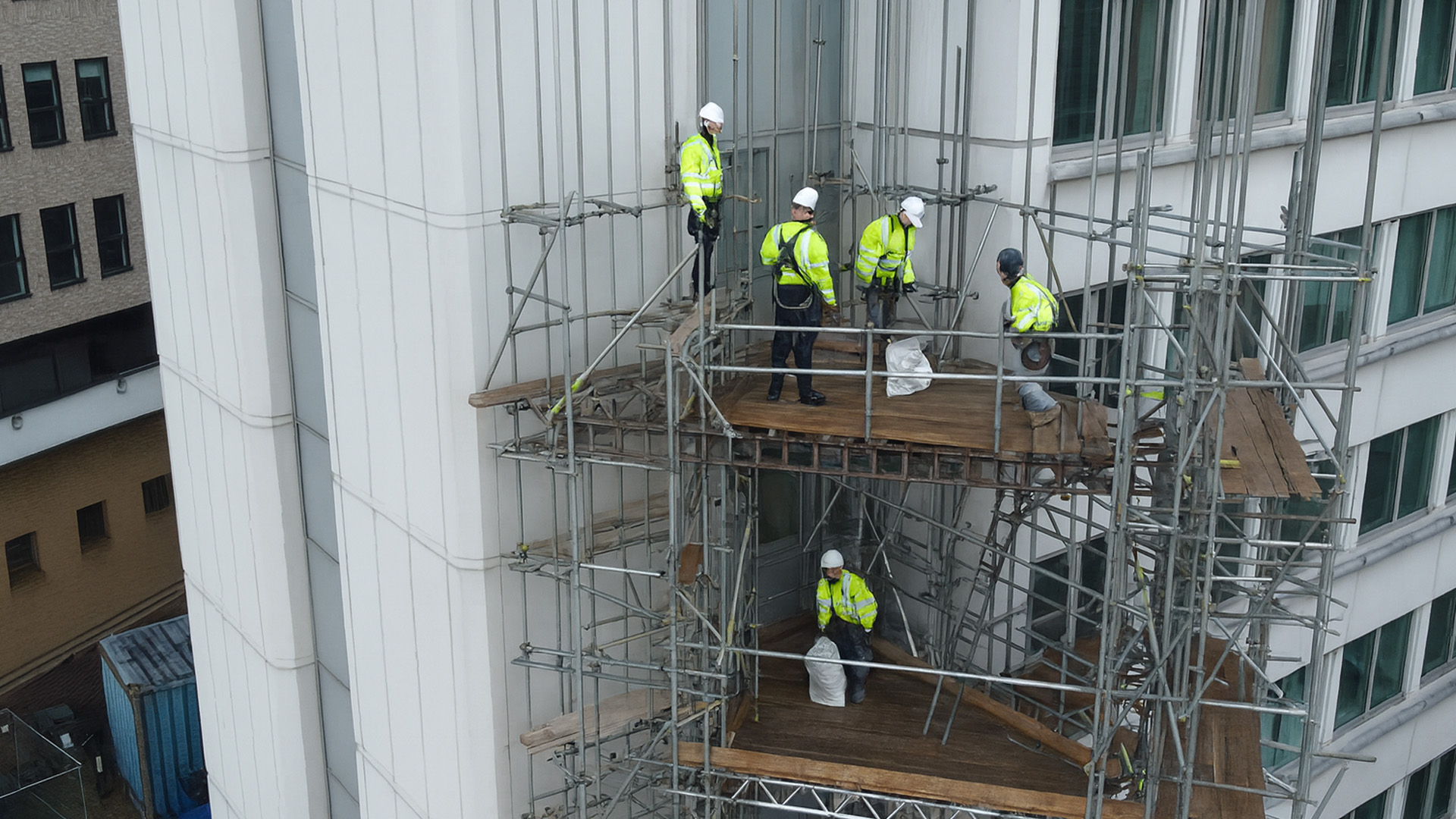 Third Lift Installation and Material Coordination in Slough