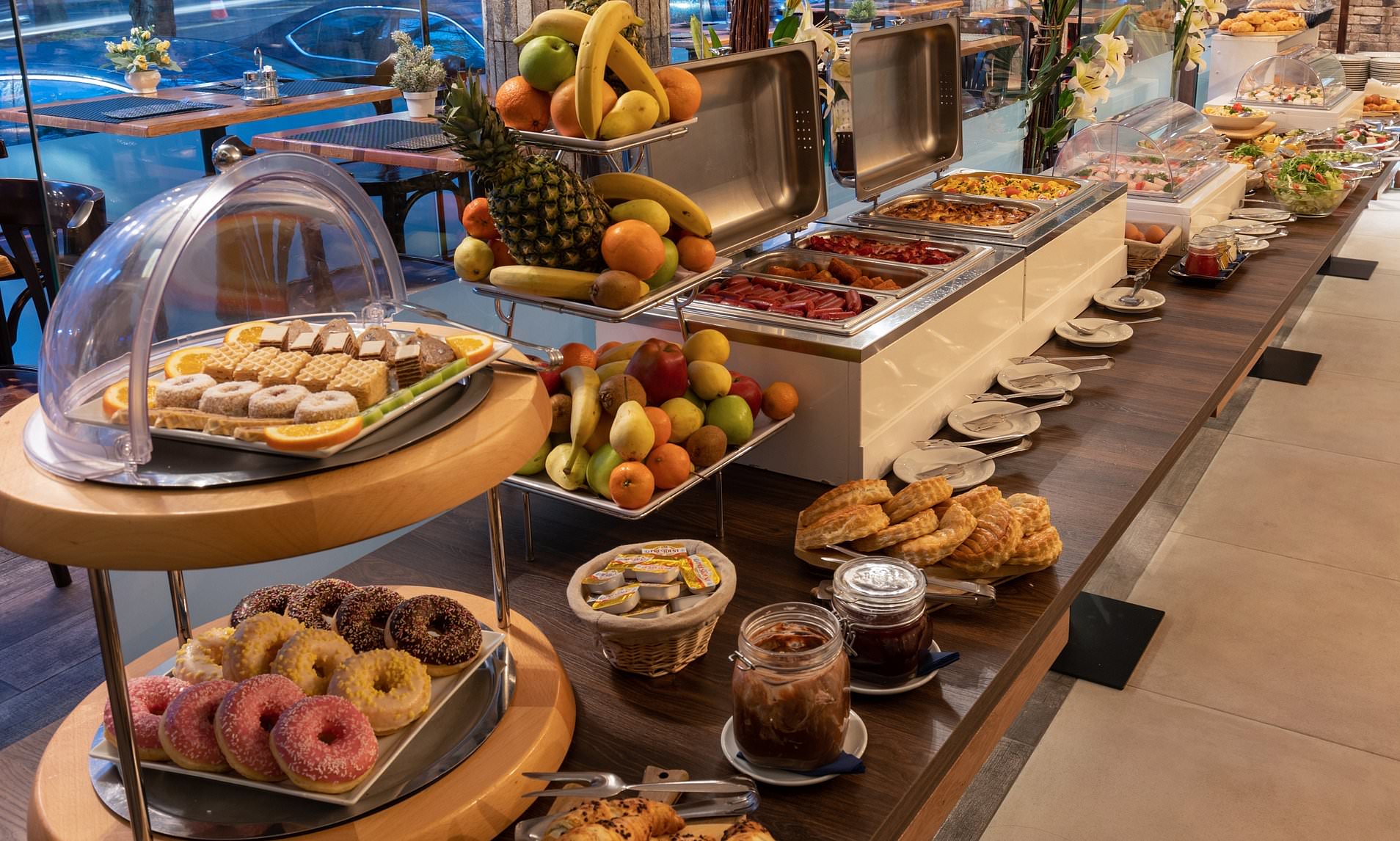 How the breakfast buffet at hotels is designed to make you eat LESS