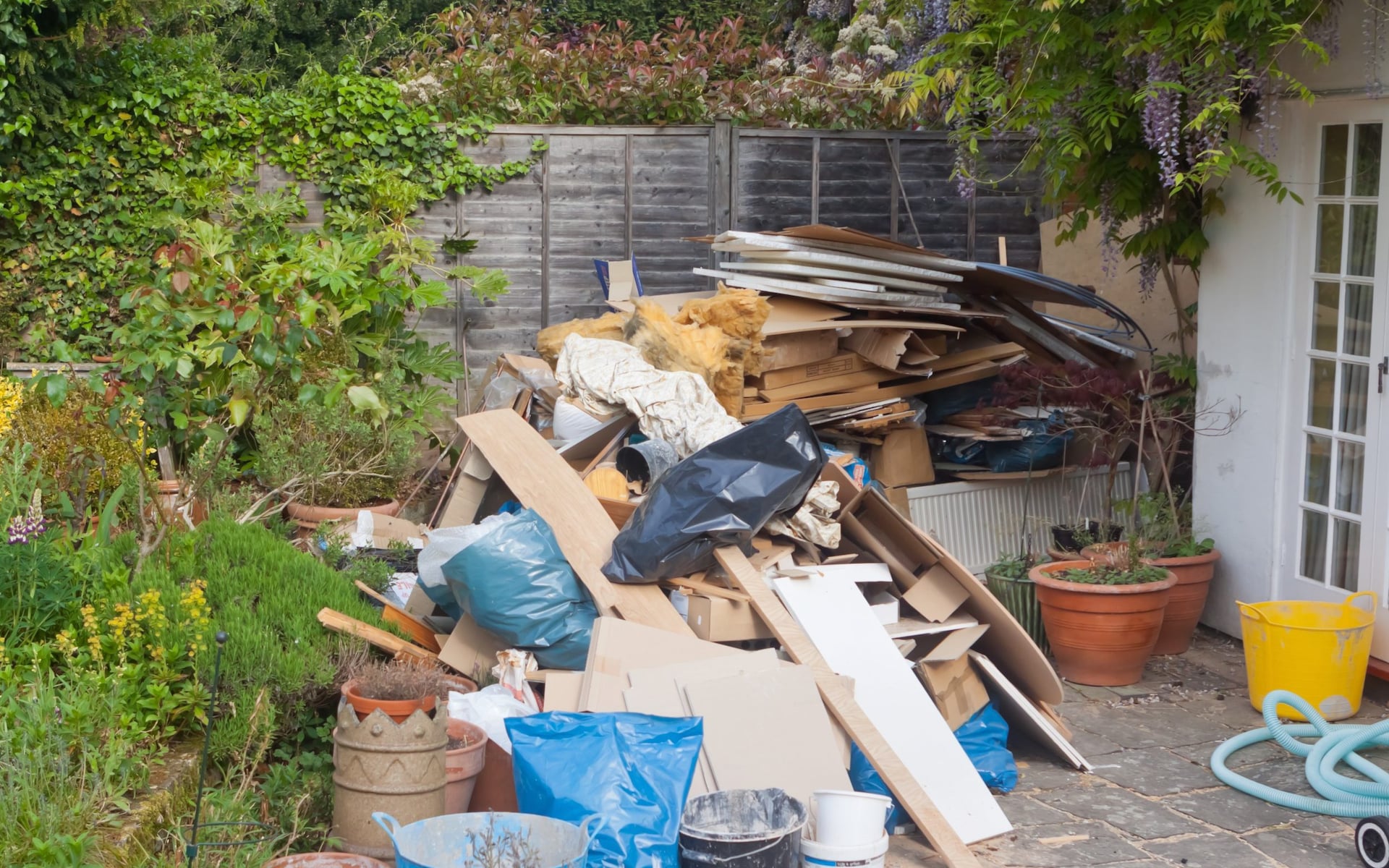 How to Handle Your Neighbor's Messy Yard - TRIP MASTERY