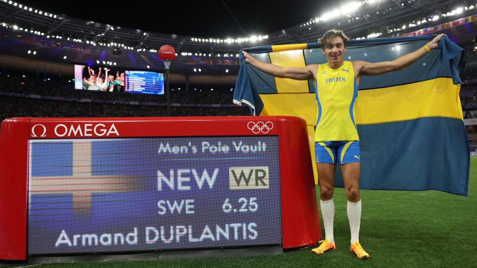 How much does Duplantis get for breaking world record?
